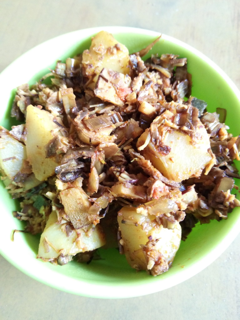 MOCHAR GHONTO RECIPE – TRADITIONAL WEST BENGAL BANANA BLOSSOM CURRY